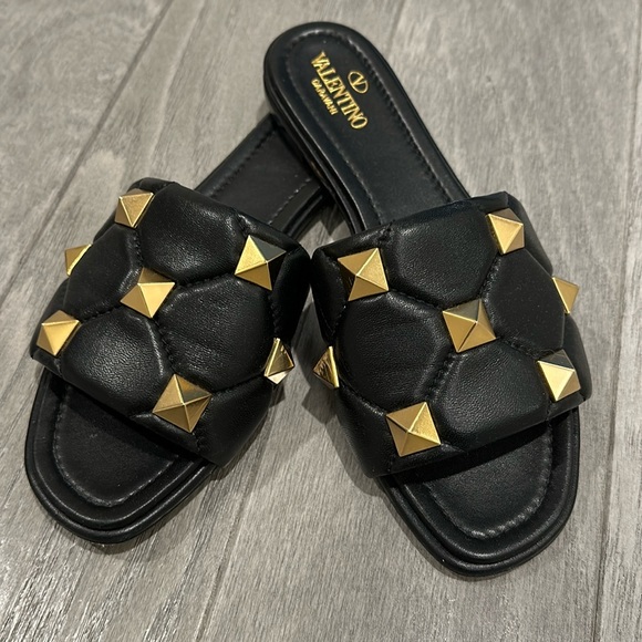 Valentino | Shoes | Valentino Roman Stud Garavani Slide Black Excellent ...